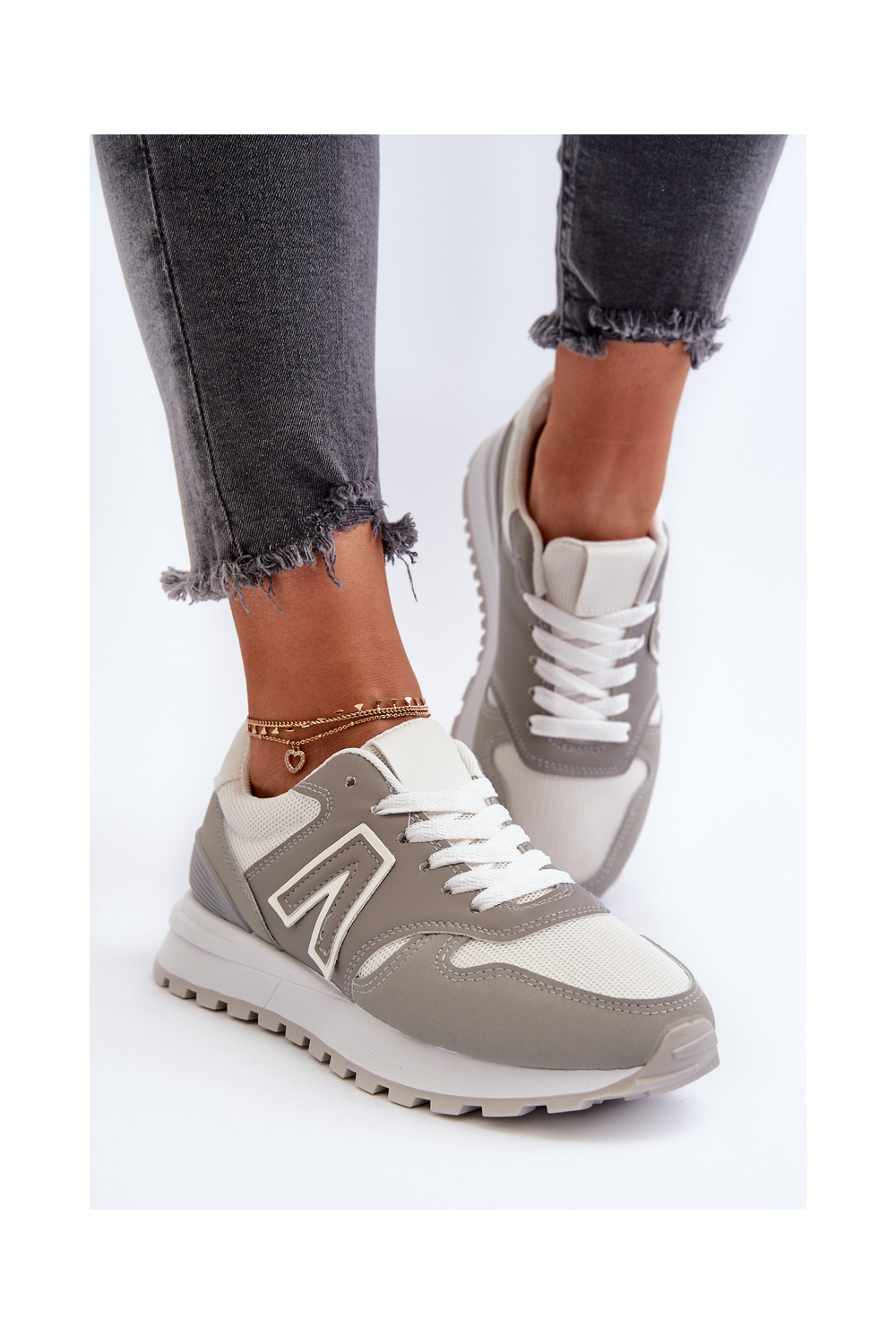 Sneakers modeļa apavi sporta apavi Pelēkas krāsas Daisee